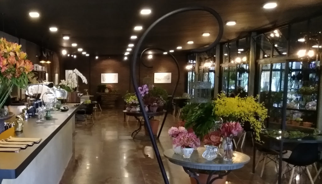 PEDROTTI Café com Flores no Alto da Lapa | Blog do Café Especial